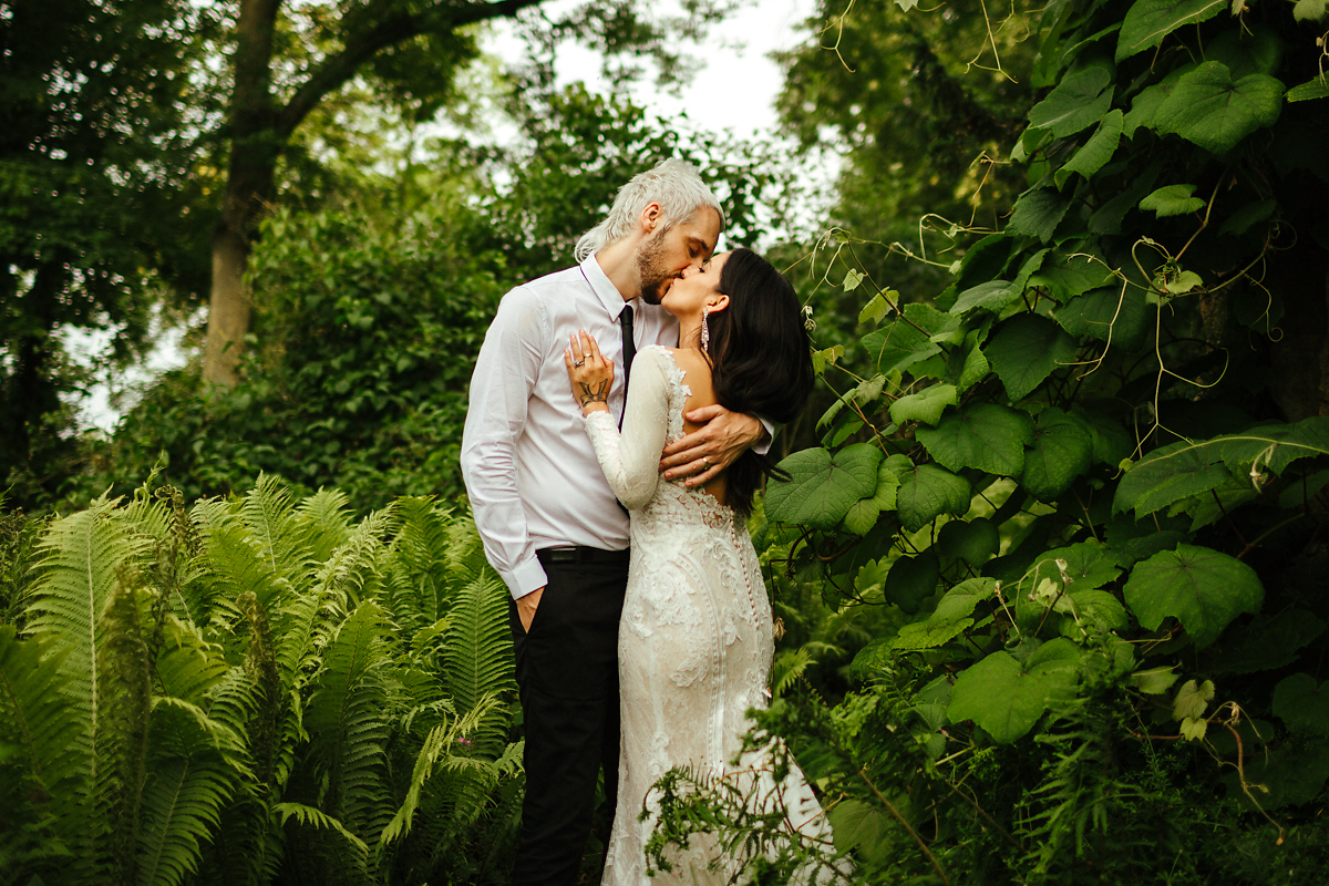 Romantic Summer Wedding Photography at The Dairy Waddesdon